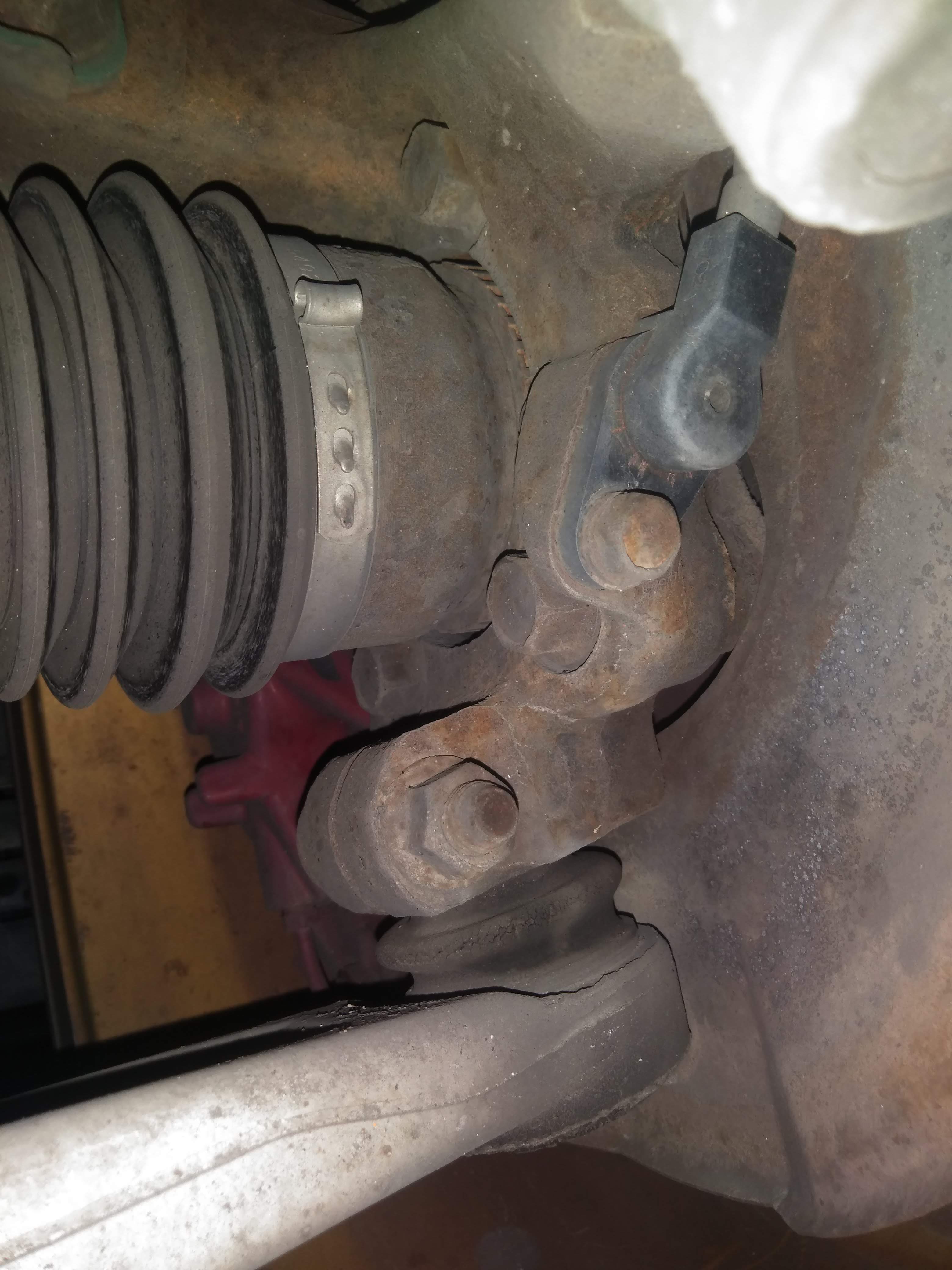 三菱自動車(純正) フロント・ロアアームブーツ交換