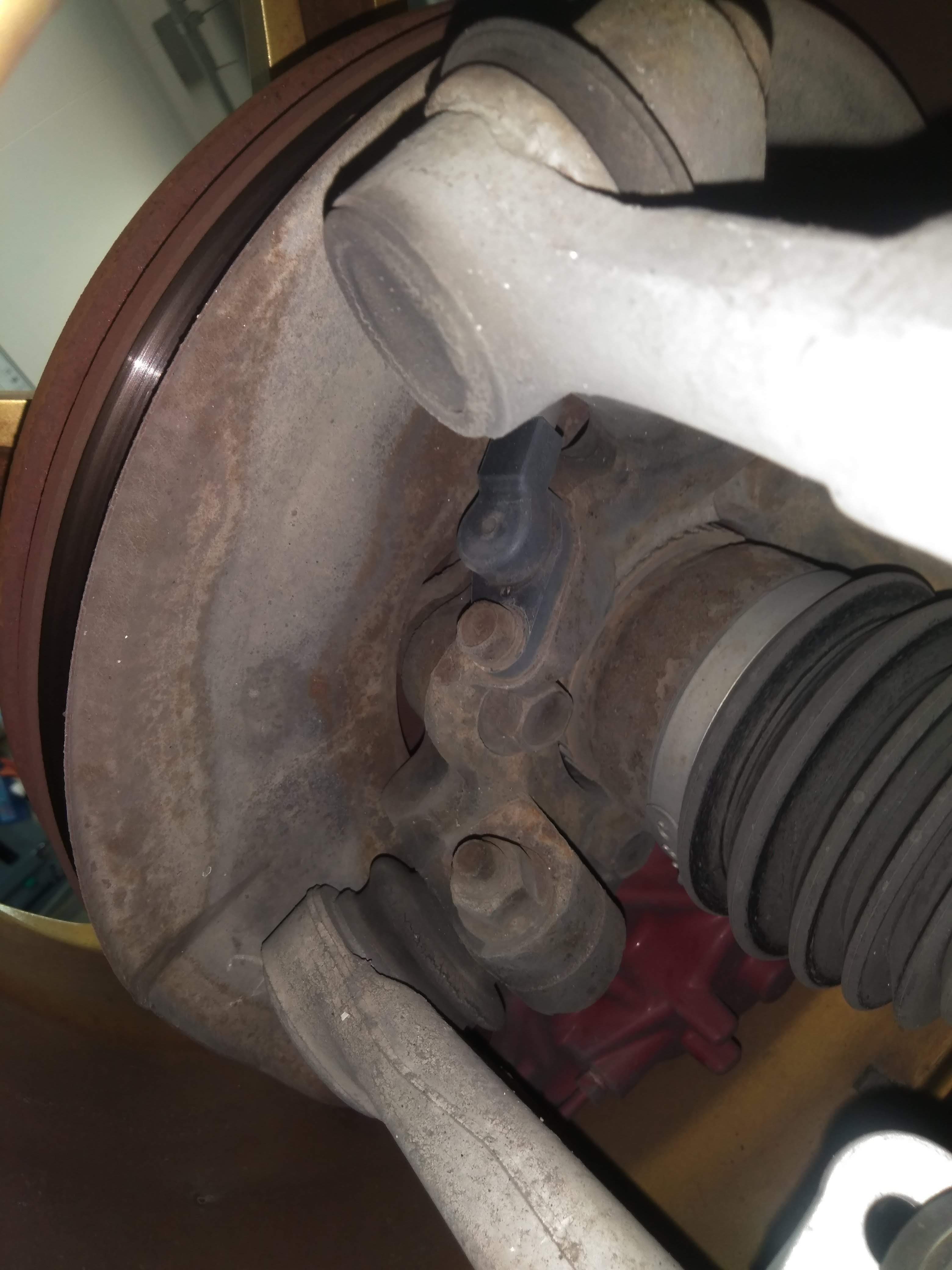 三菱自動車(純正) フロント・ロアアームブーツ交換